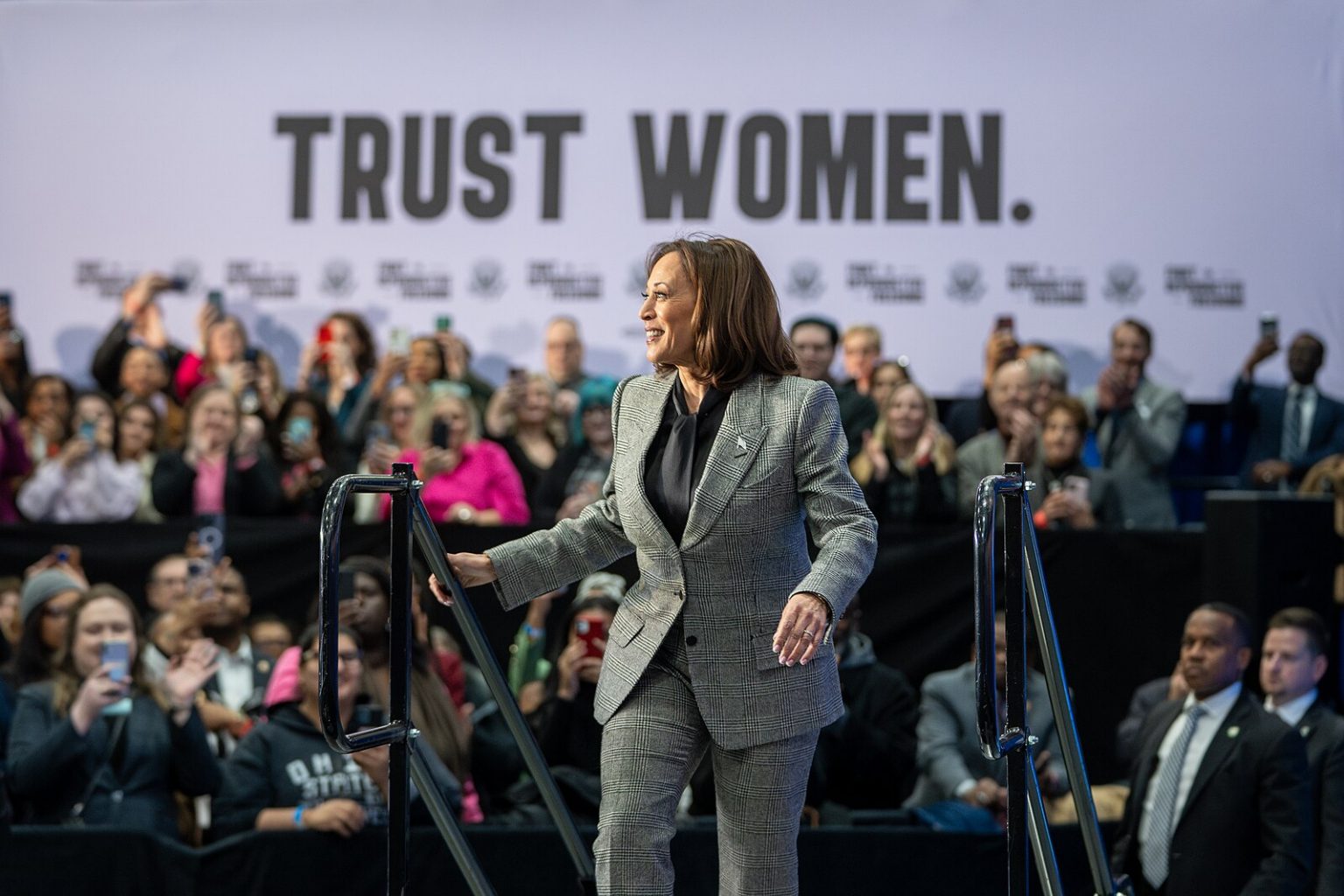 Who Will Kamala Harris Pick As Her Running Mate? Here Are 6 Of The ...